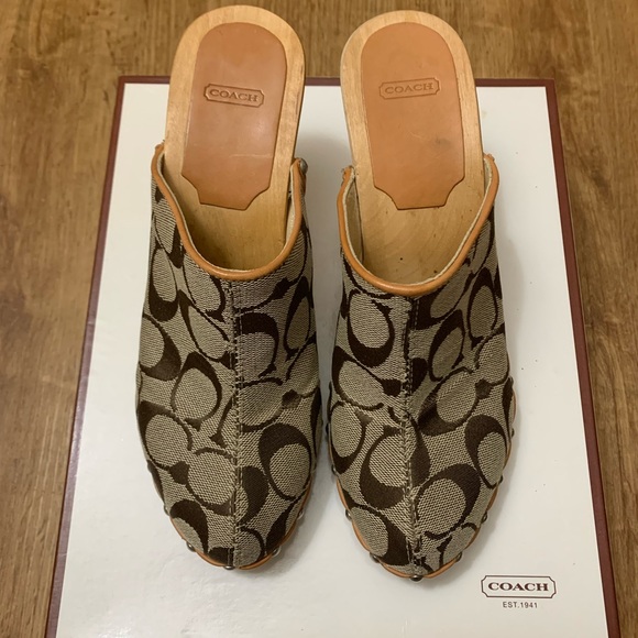 Coach | Shoes | Coach Felicity L Logo Signature Clog Size 6m Made In ...